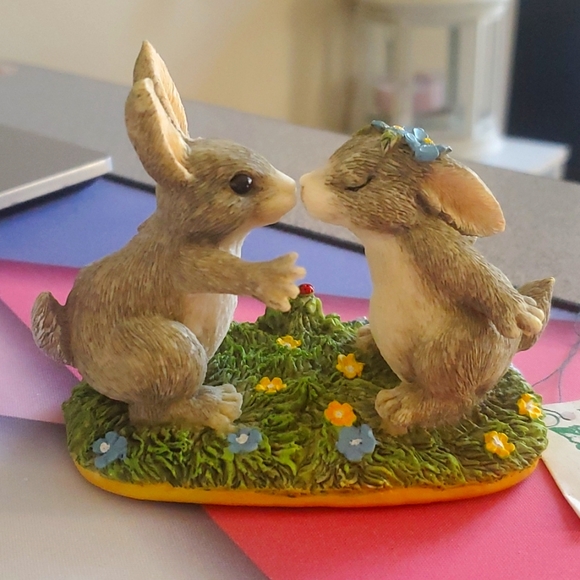 Charming Tails | Accents | Charming Tales Love Blooms Figurine | Poshmark